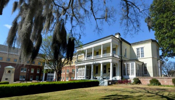 The 50 Best College Summer Programs - Best College Reviews