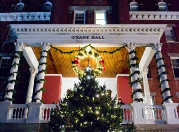 The 50 Best College Holiday Events | BestCollegeReviews